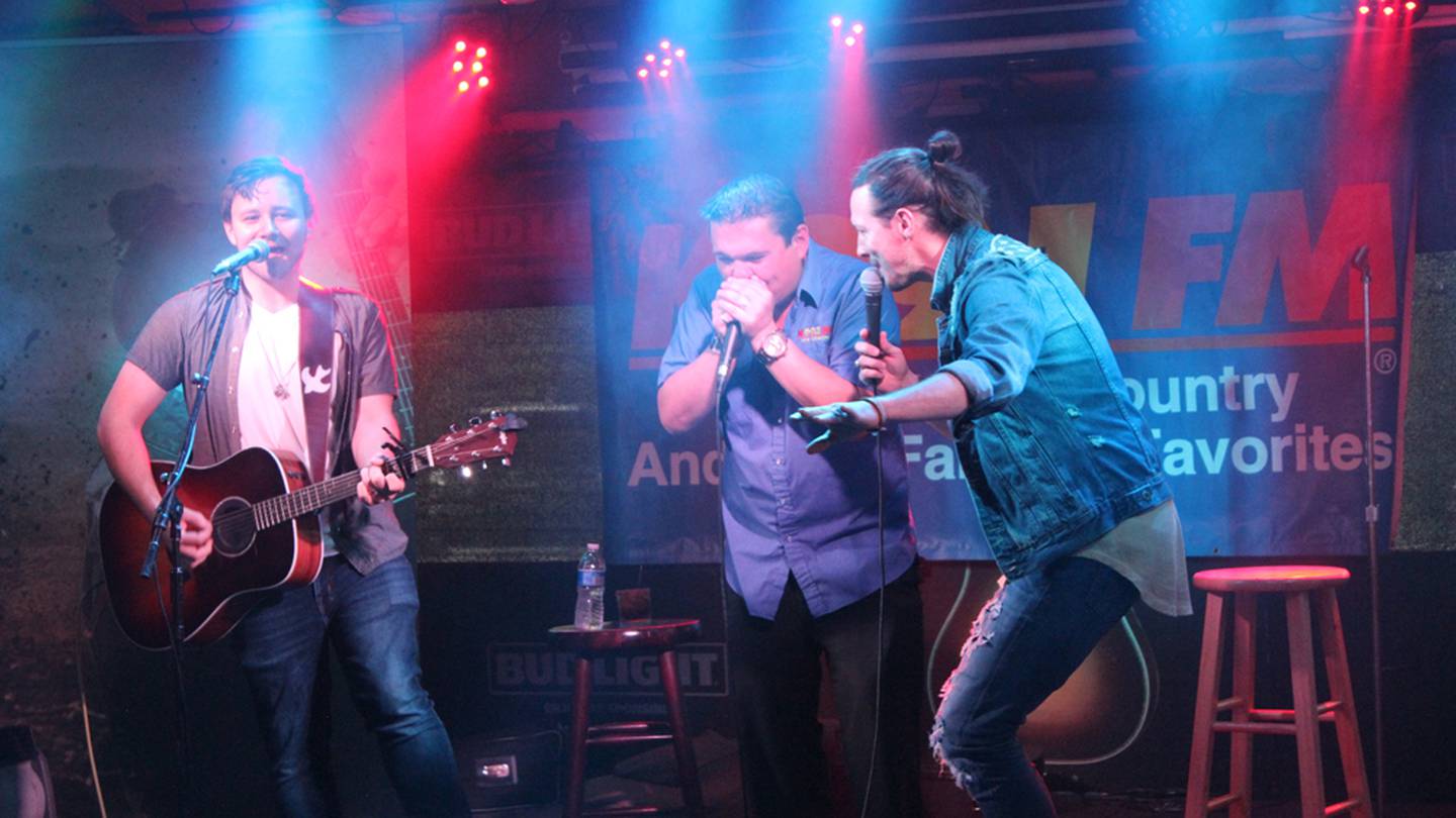 Photos: Rayne Johnson Unplugged – K99.1FM